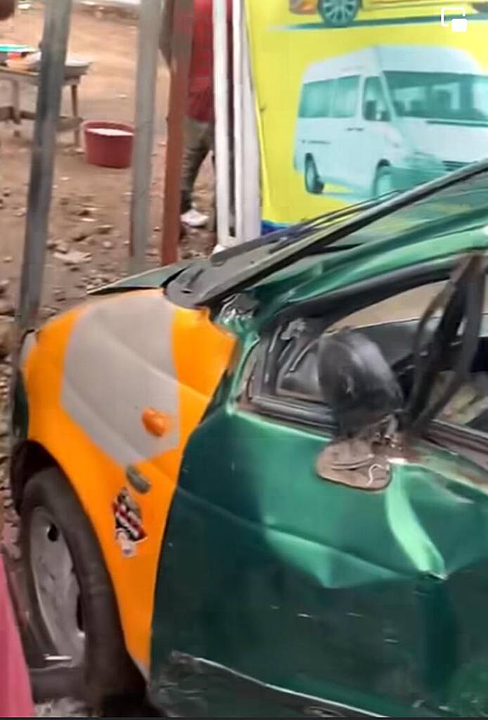 Taxi smashed by train at Alajo - Happy Ghana