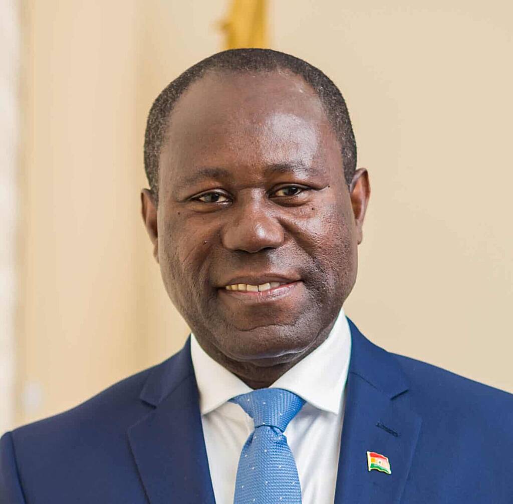 COCOBOD CEO clarifies misconceptions on cocoa sales strategies - Happy ...